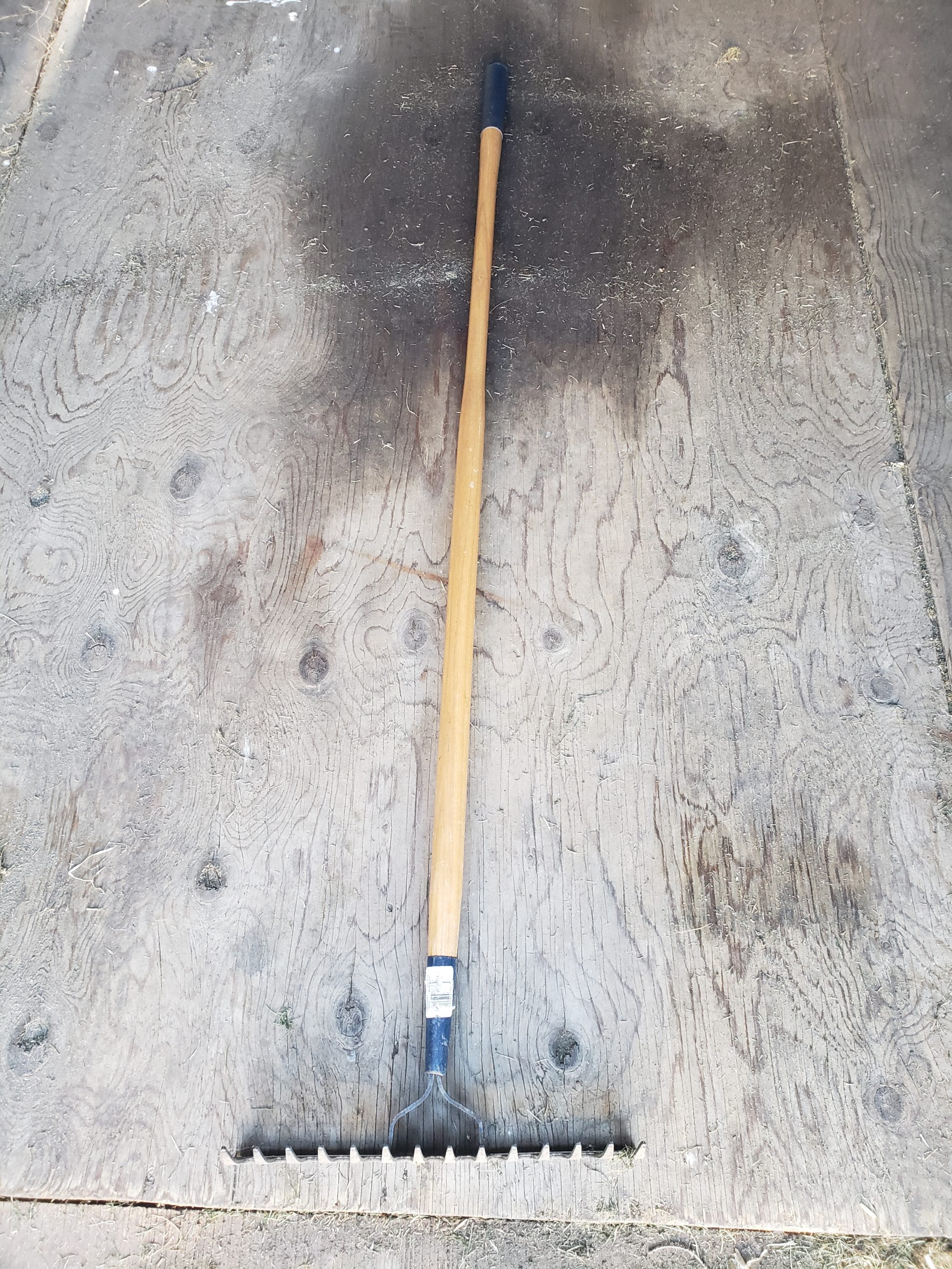Steel rake – RentEzz
